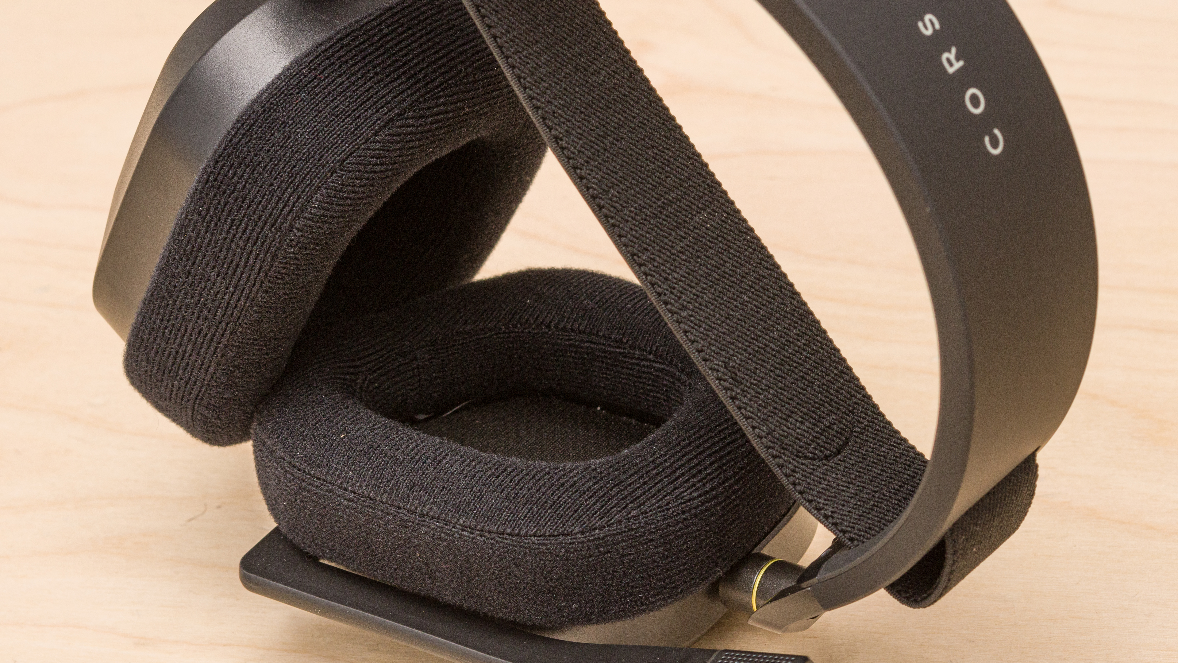 Corsair HS80 RGB WIRELESS vs Corsair HS80 MAX WIRELESS Side-by-Side ...