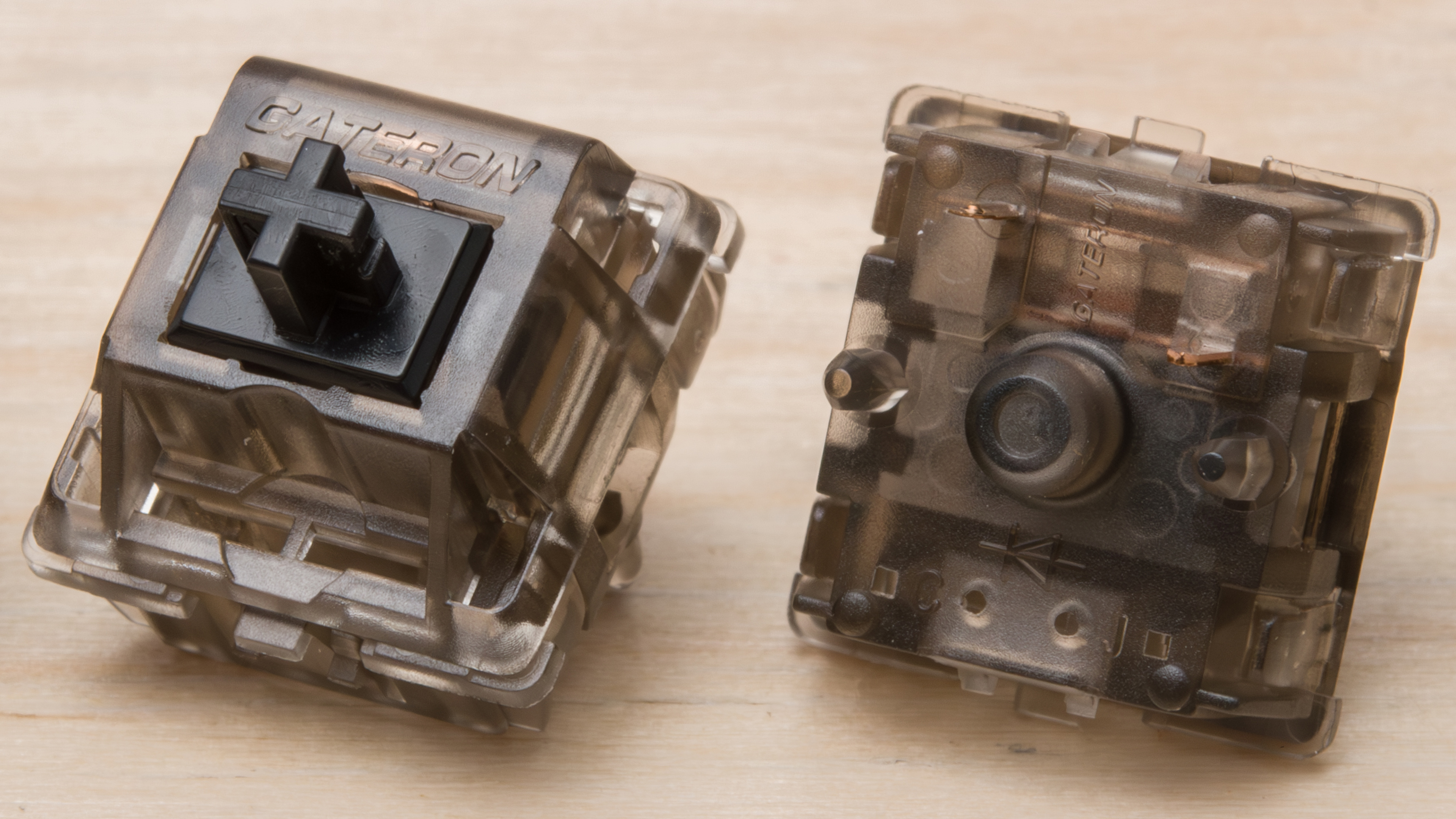 Gateron Ink Black V2 vs Gateron Oil King Side-by-Side Keyboard Switch ...