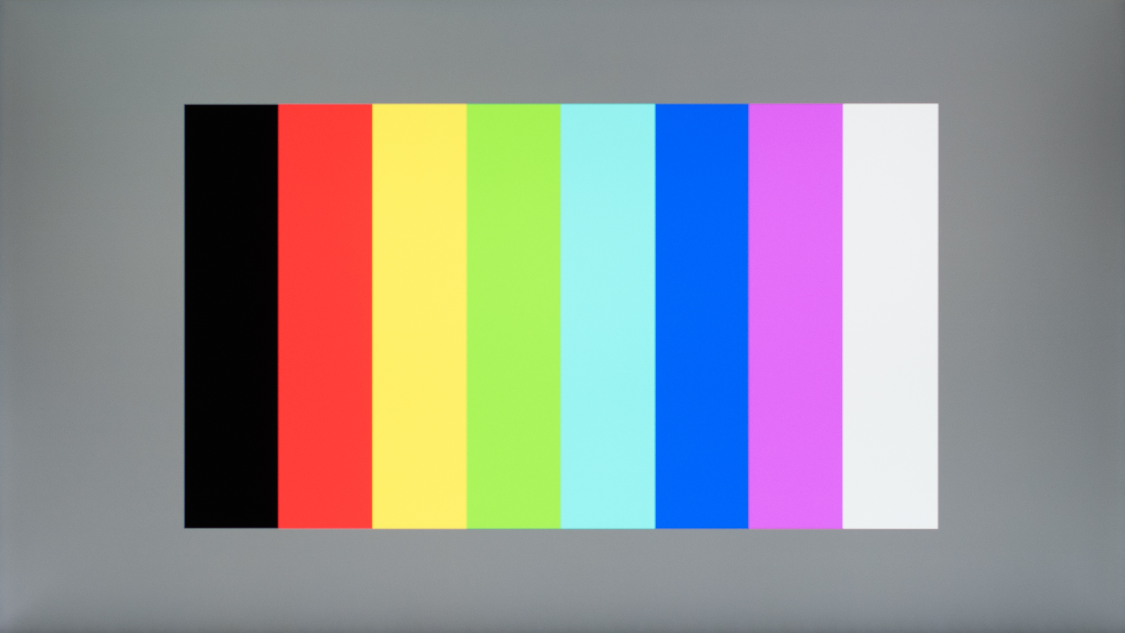 LG 27UD68-B vs Dell U2718Q Side-by-Side Monitor Comparison - RTINGS.com