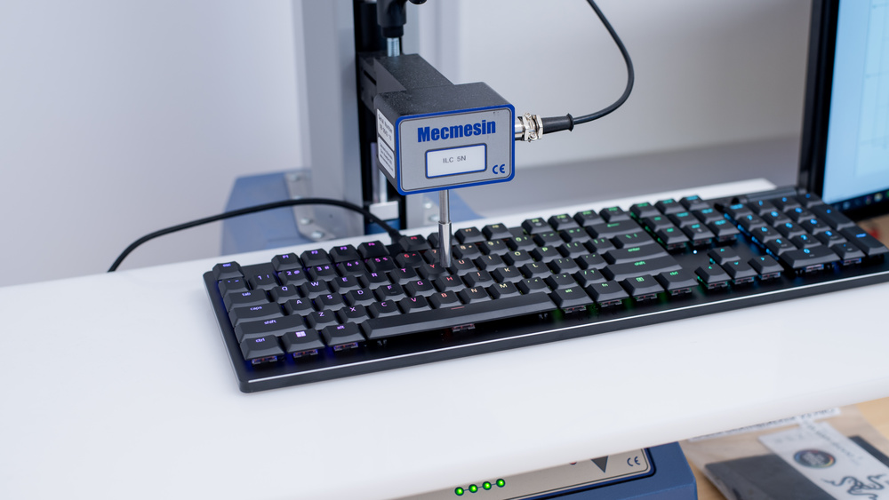 Razer DeathStalker V2 Pro Review - RTINGS.com