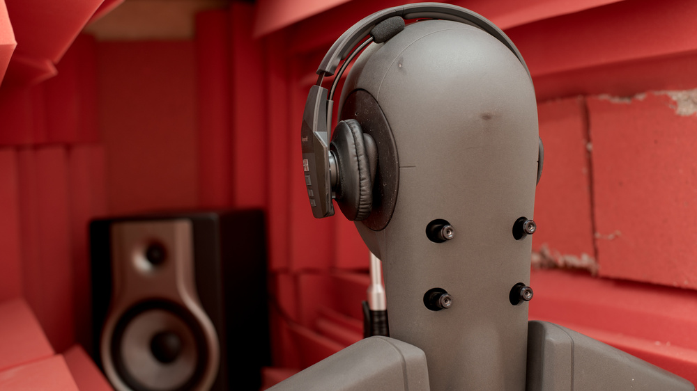 BlueParrott B450-XT Bluetooth Headset Review - RTINGS.com