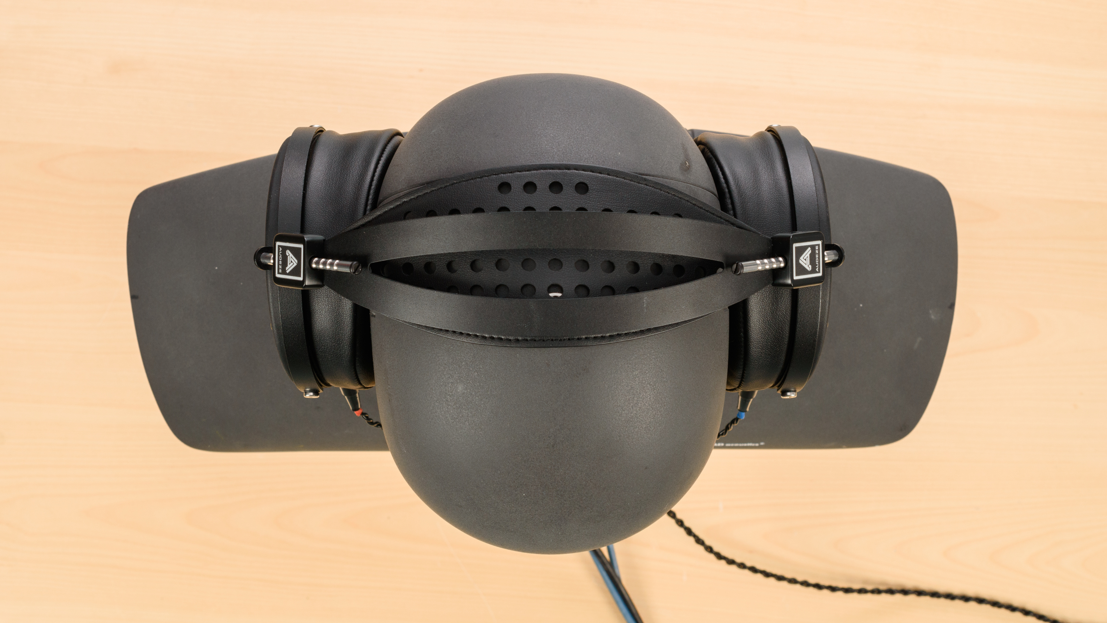 Audeze LCD 2 Classic/LC2C Review - RTINGS.com