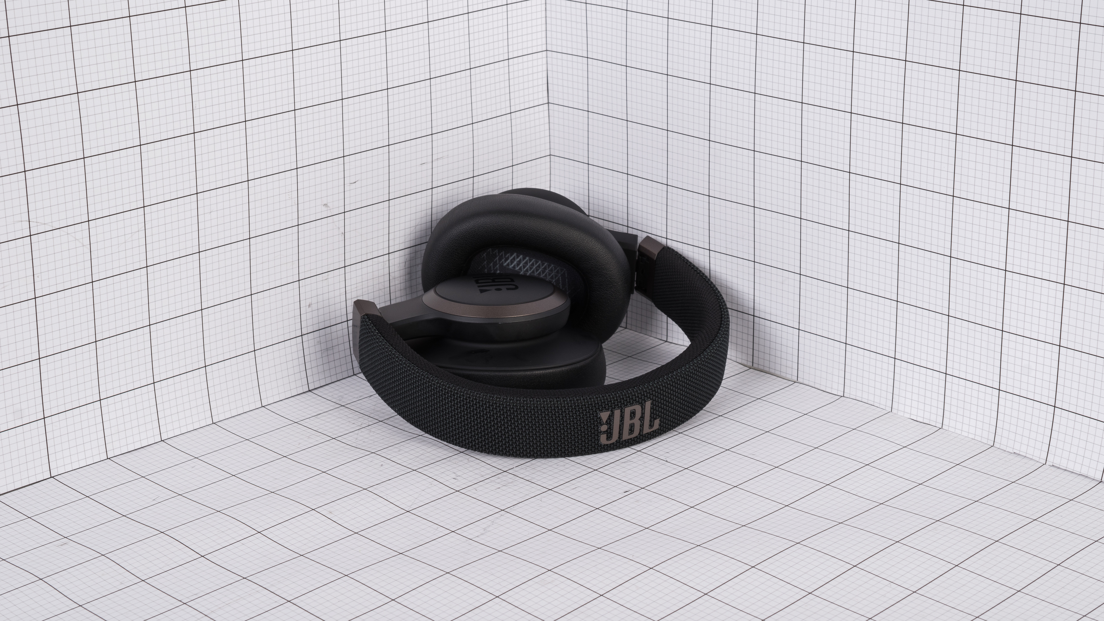 JBL Live 650 BTNC Wireless Review - RTINGS.com