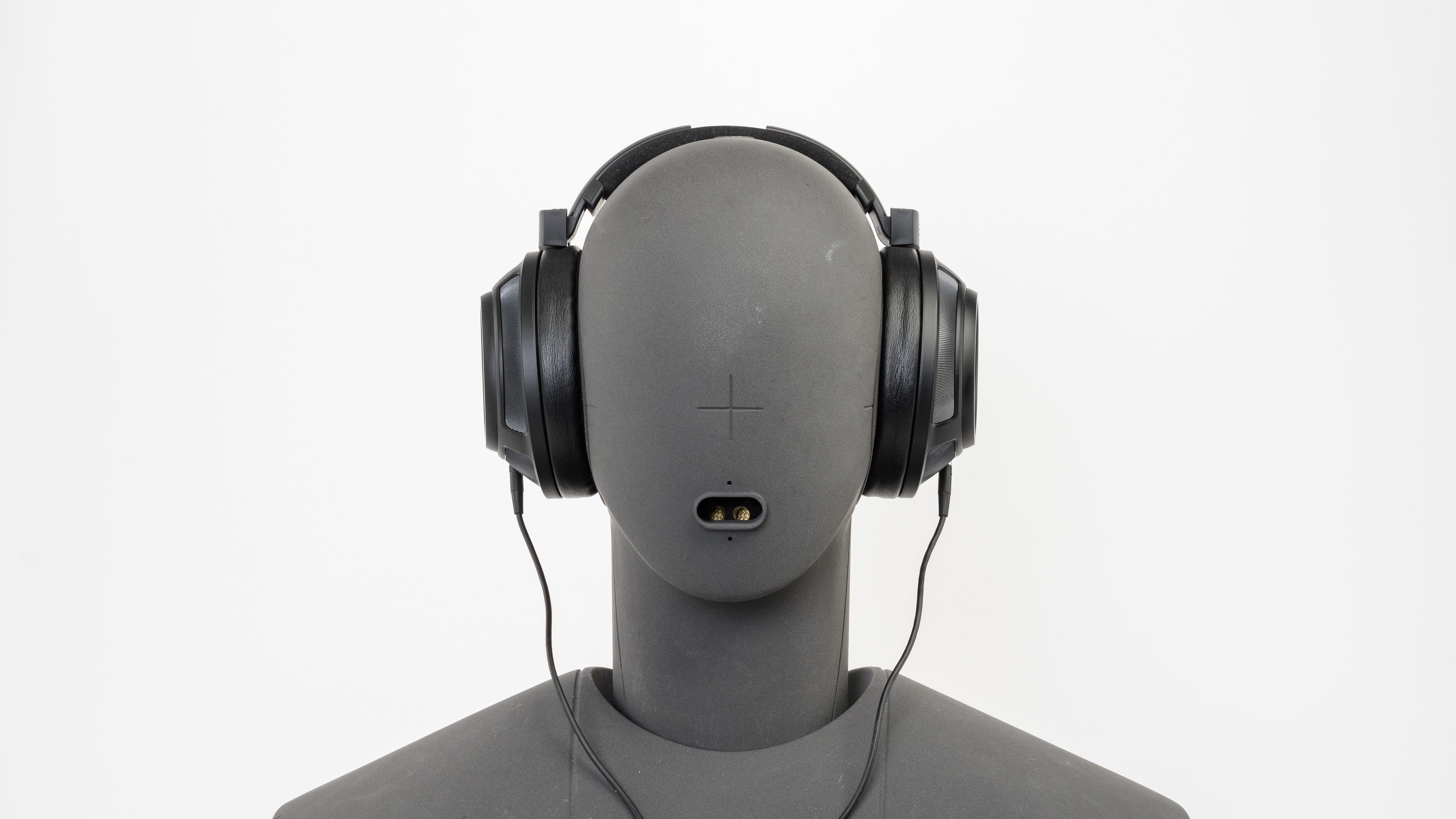 Sennheiser HD 820 Review - RTINGS.com