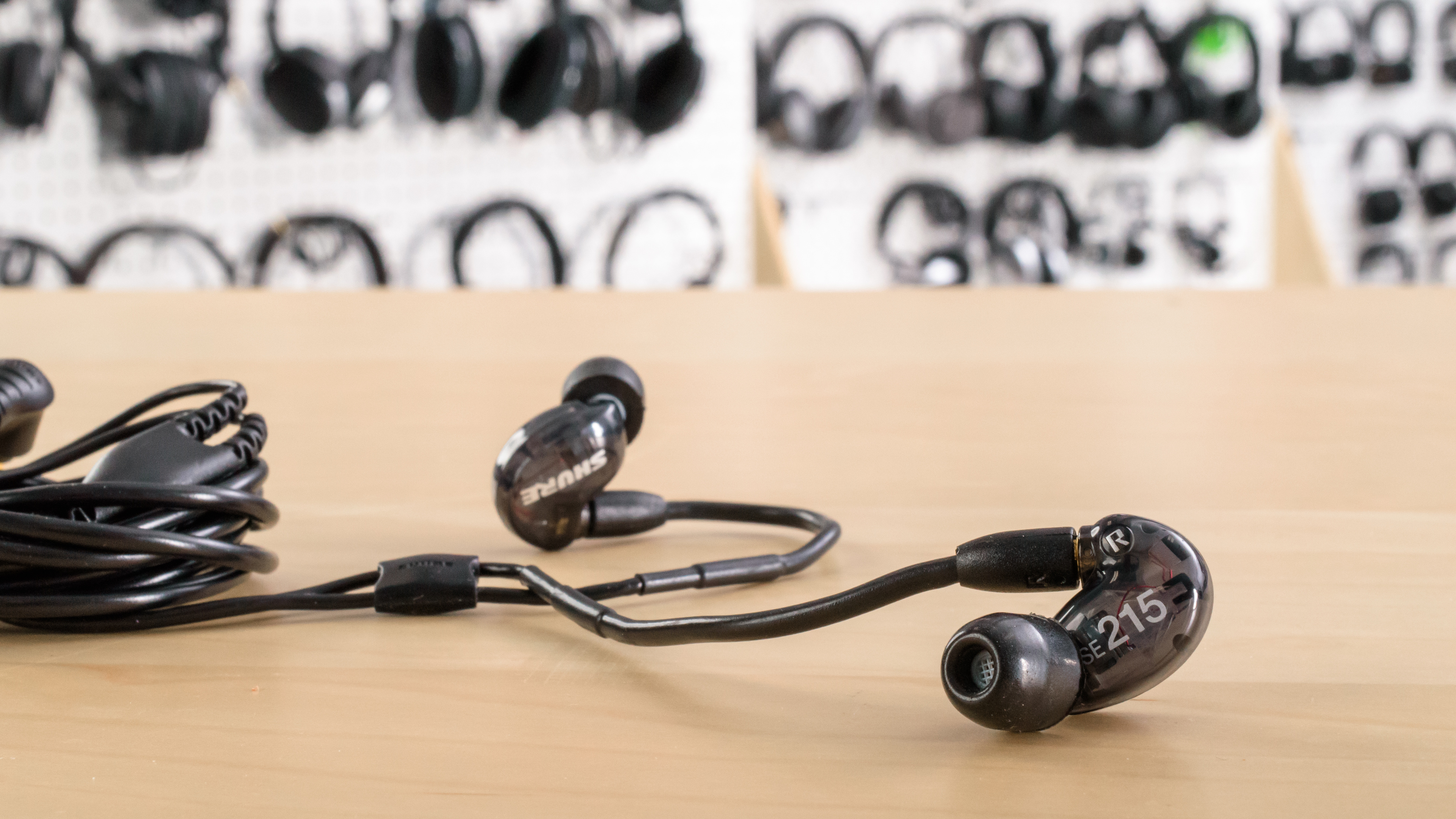 Shure SE215 Review - RTINGS.com