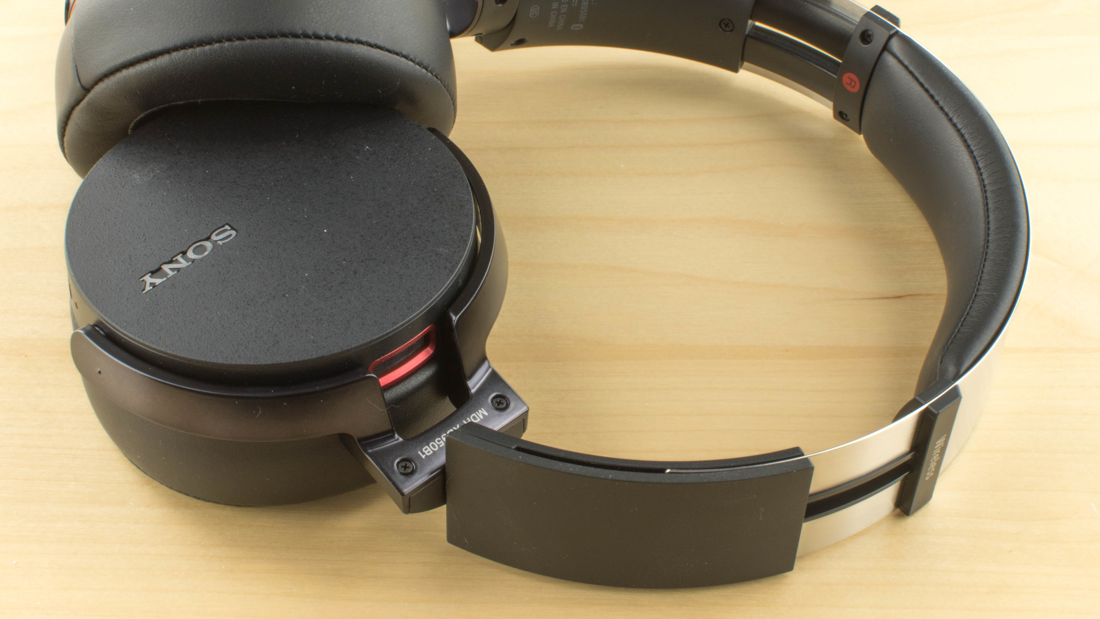 Sony MDR-XB950B1 Wireless Review - RTINGS.com