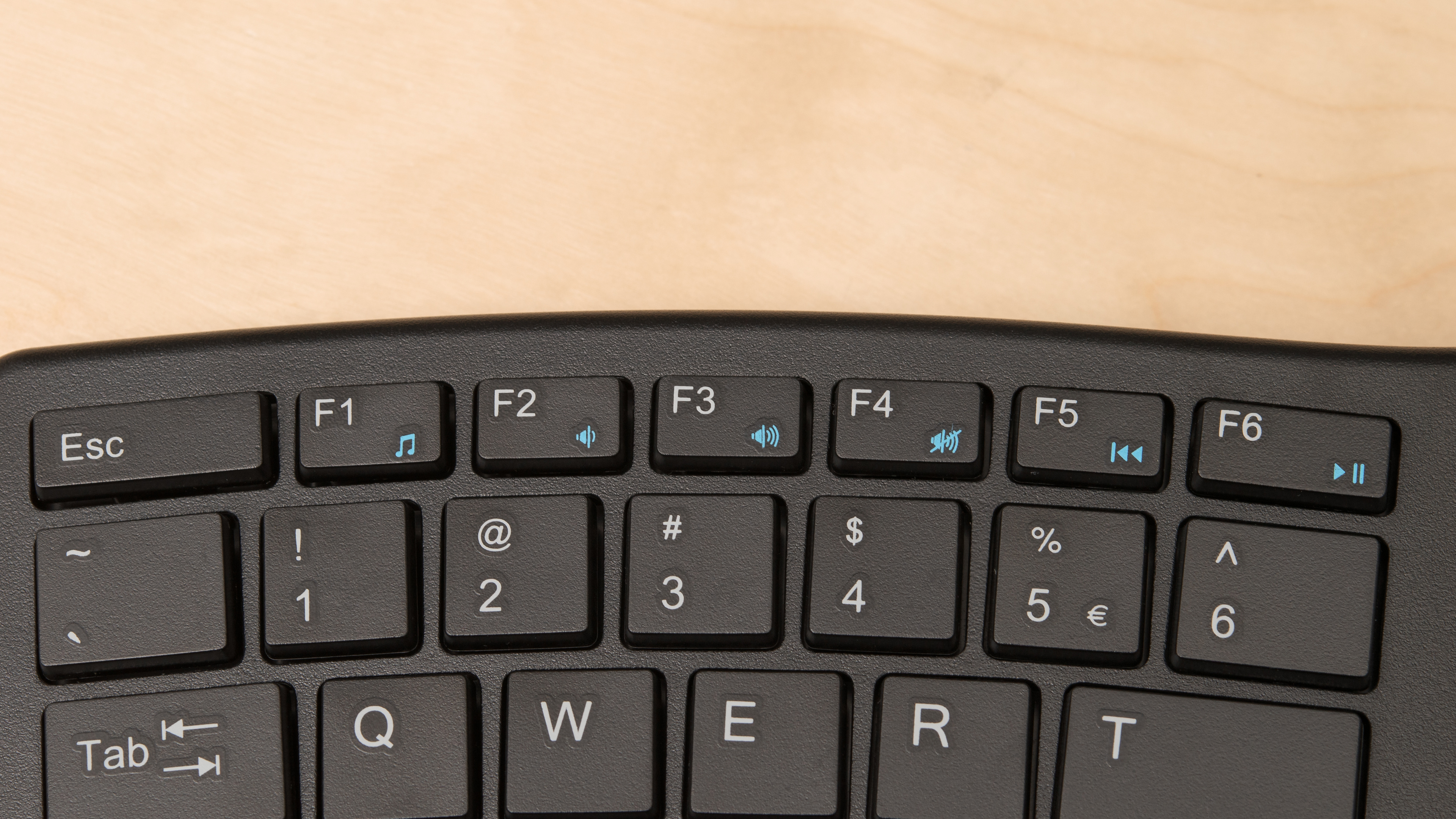 Kensington Pro Fit Ergo Wireless Keyboard Review - RTINGS.com