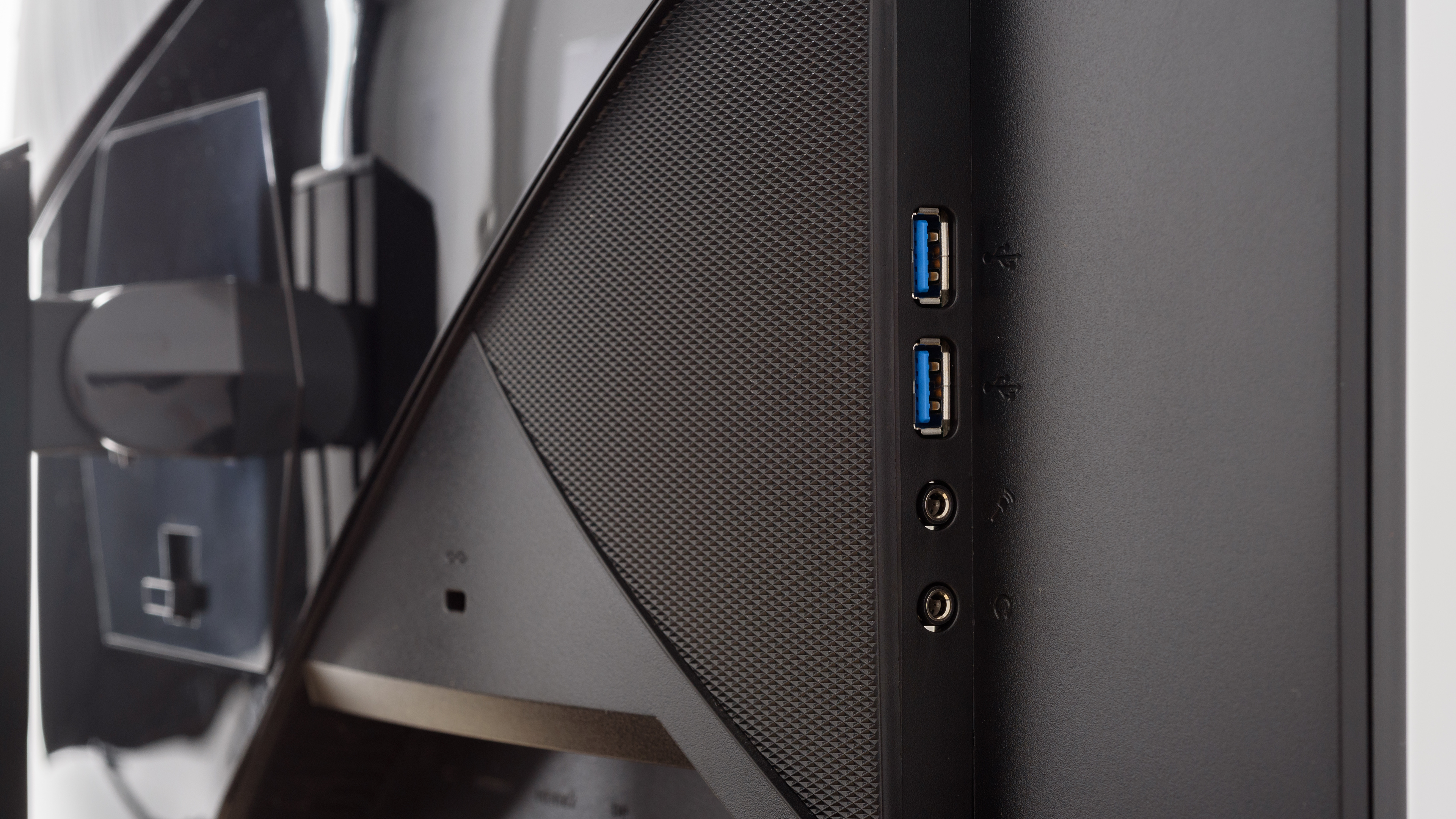 MSI Optix MPG27CQ Review - RTINGS.com