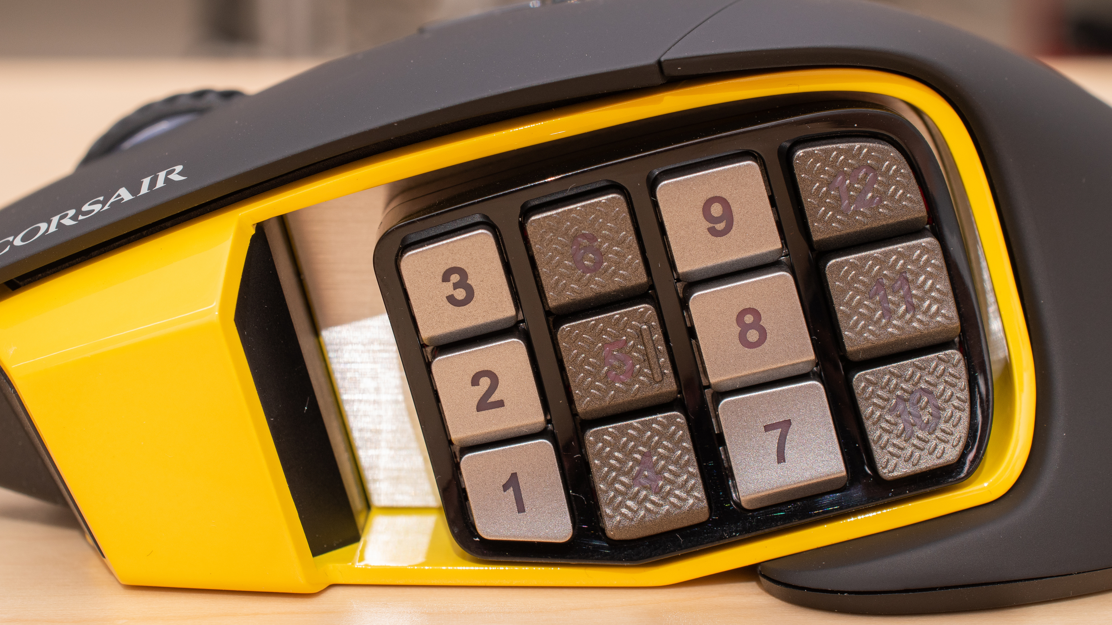 Corsair Scimitar Pro RGB Review - RTINGS.com