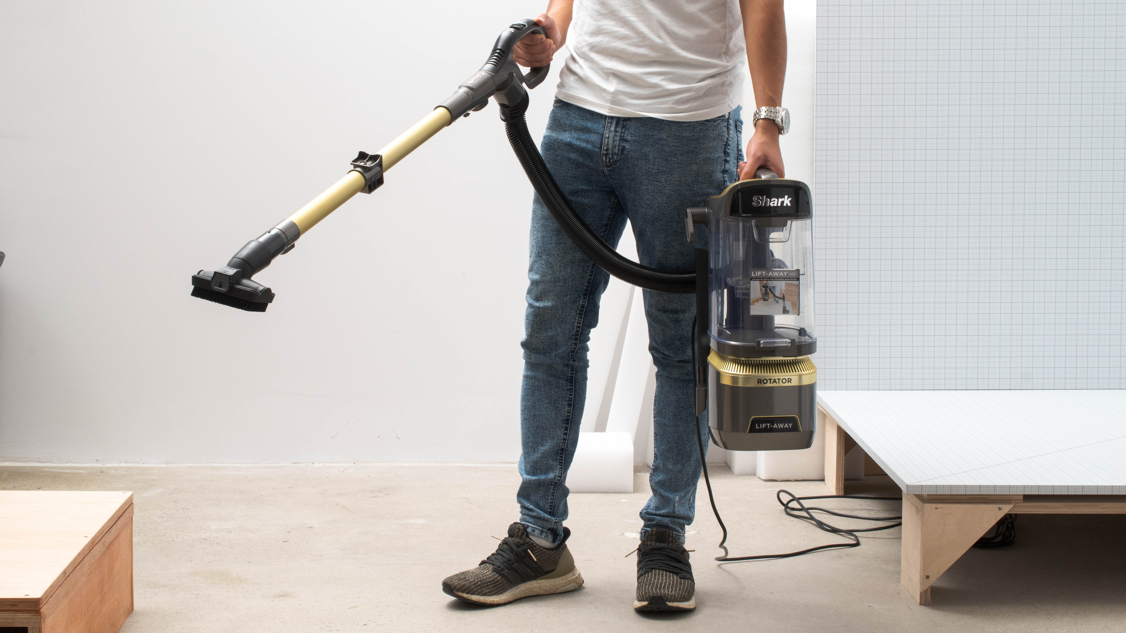 Shark Rotator Lift-Away ADV Review - RTINGS.com
